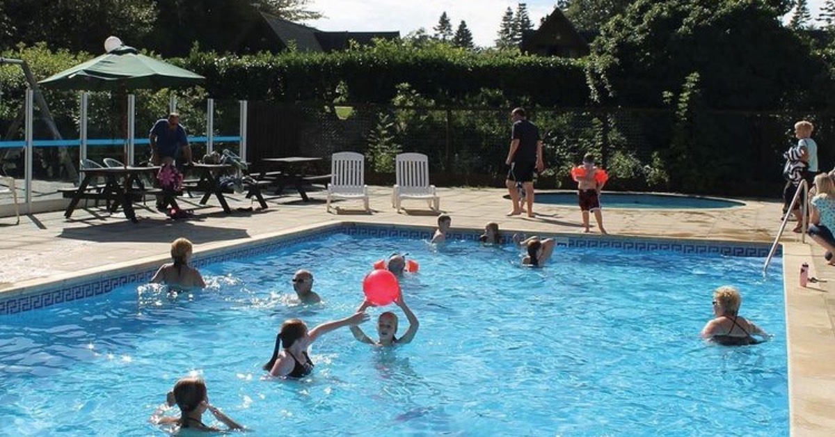 Did you know there’s an outdoor pool in Harrogate the public can pay to ...